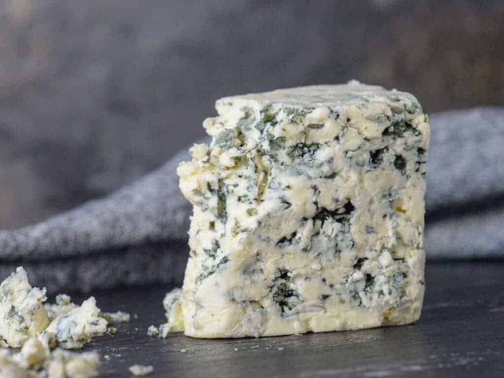 How To Make Blue Cheese Dressing | Foodology Geek