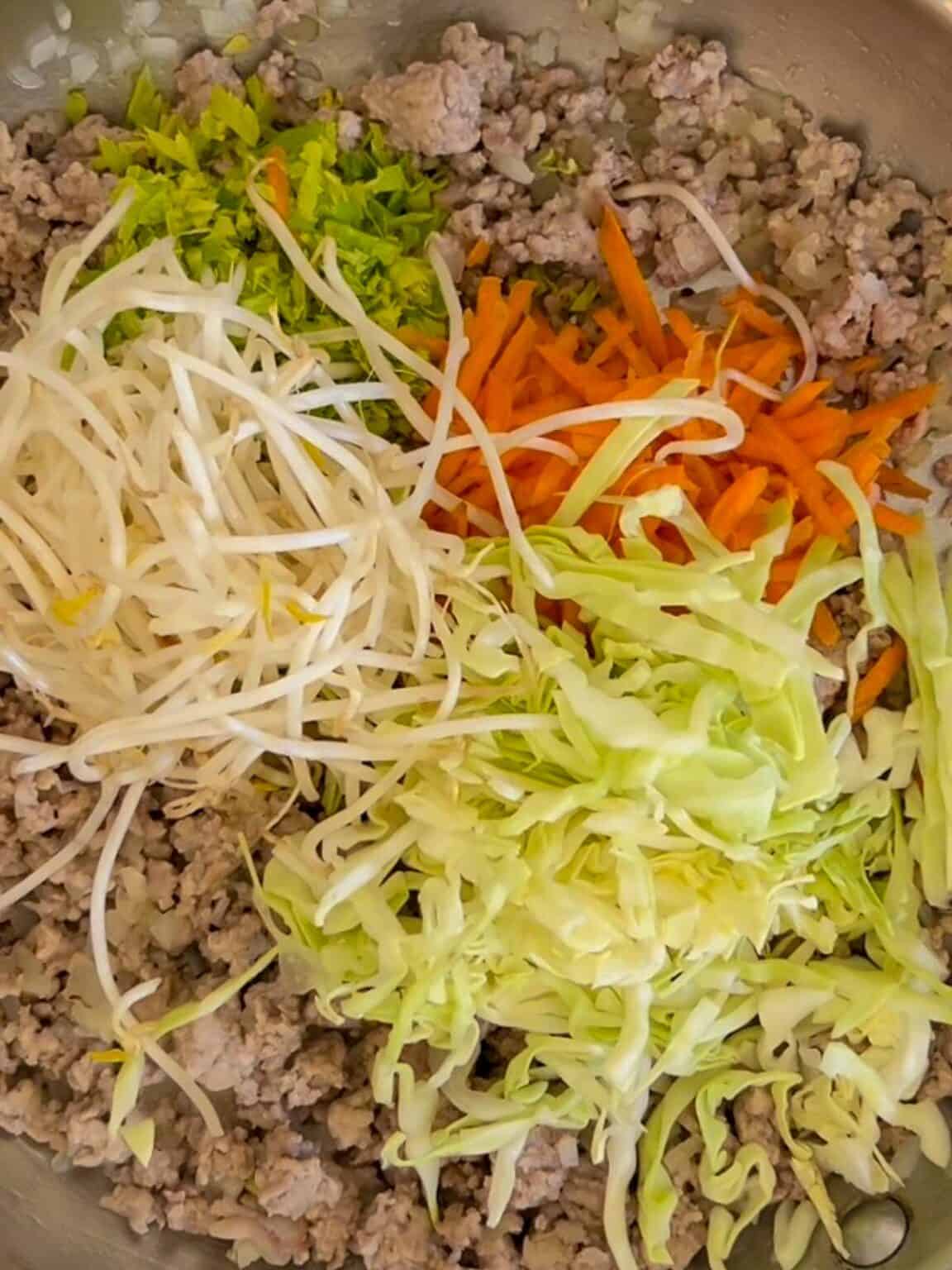 Lumpia Recipe - Foodology Geek