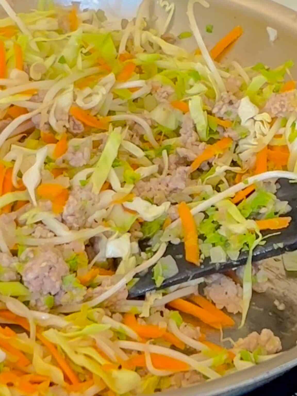 Lumpia Recipe - Foodology Geek