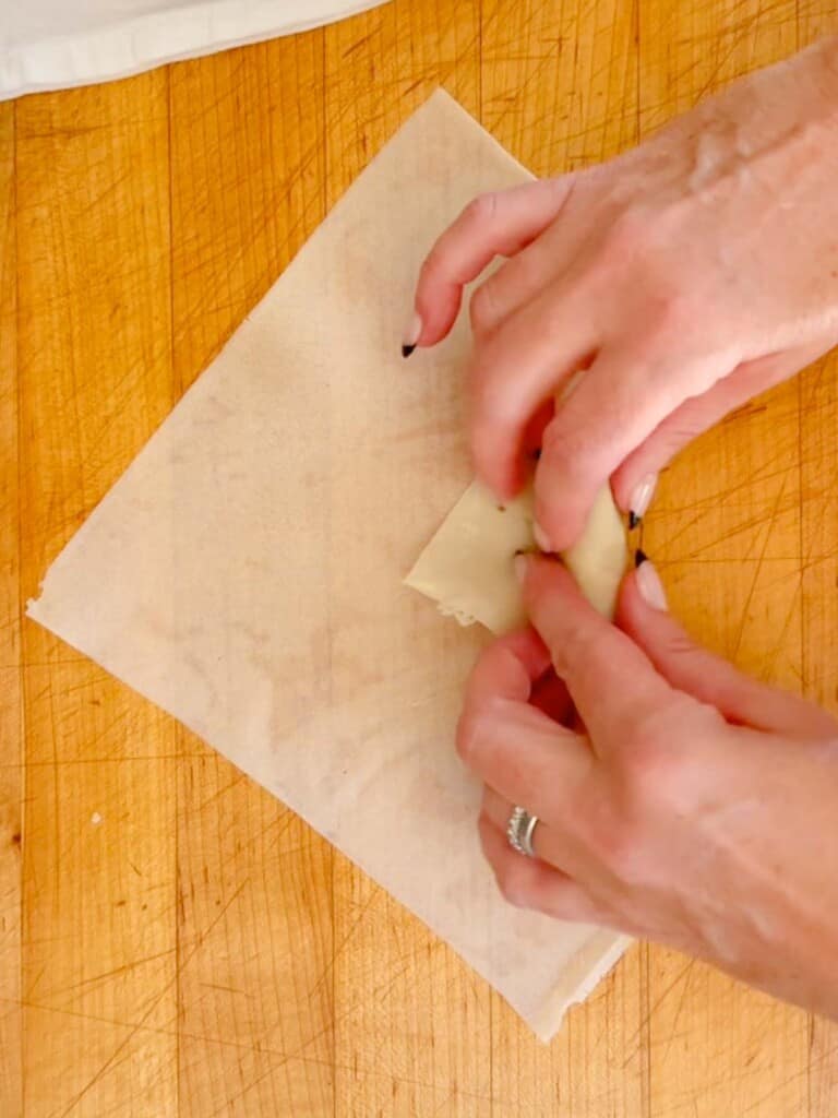 Lumpia Recipe - Foodology Geek