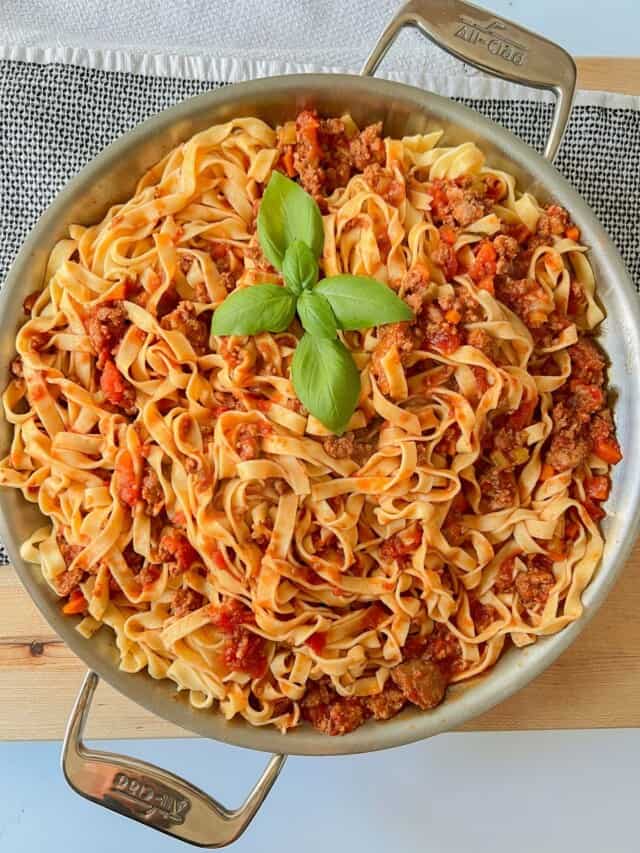 The BEST Bolognese Sauce Recipe - Foodology Geek